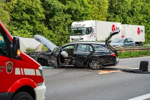 Mann stirbt bei Unfall auf A5 nahe Zwingenberg